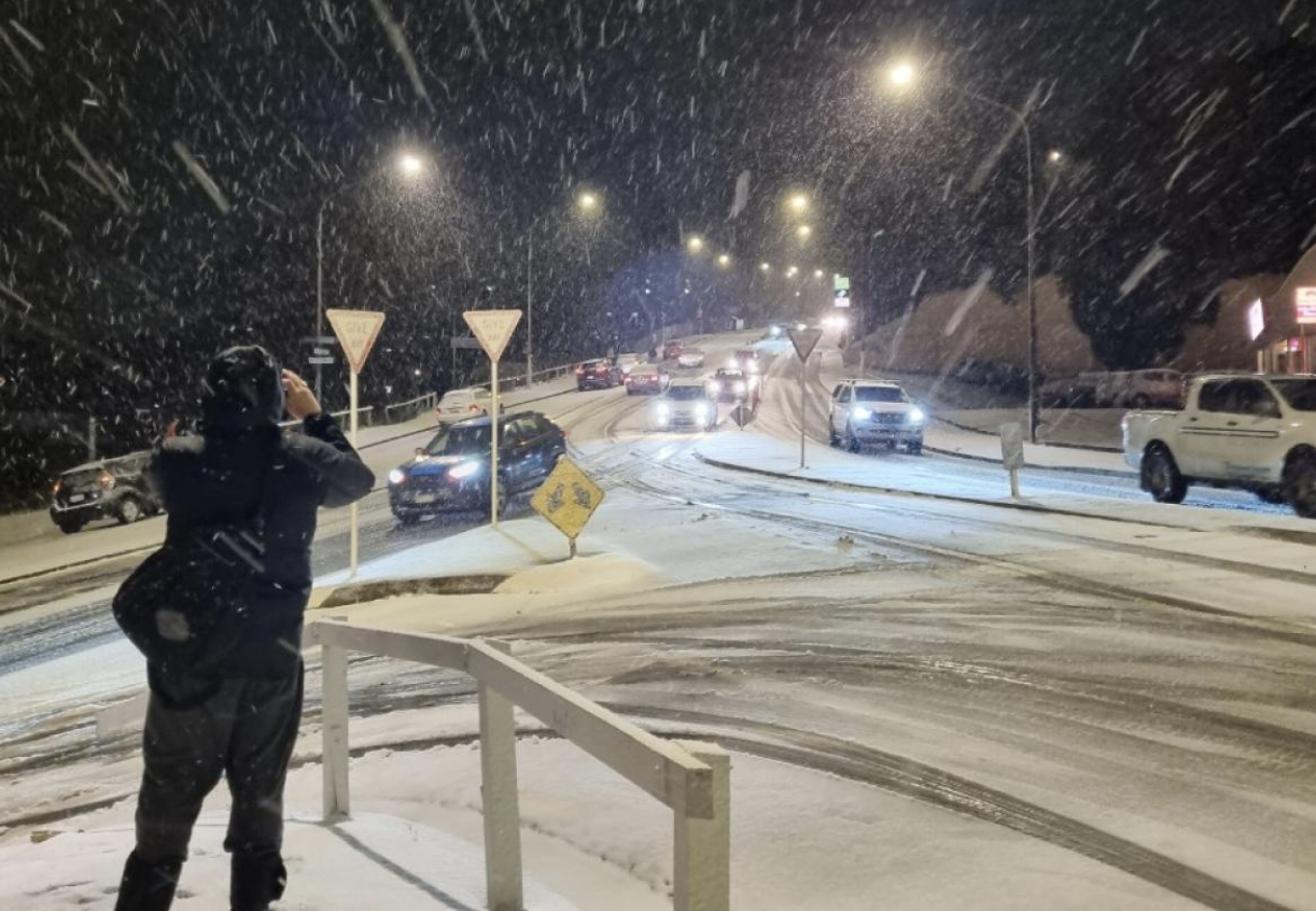 下雪了！多条道路封闭！入春后，新西兰多地强降雪_天维新闻频道 - Skykiwi.com