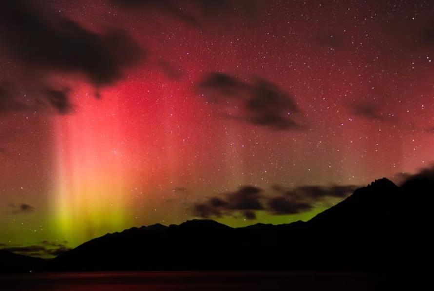 今天凌晨：新西兰各地上演“绝美”极光 _天维新闻频道 - Skykiwi.com