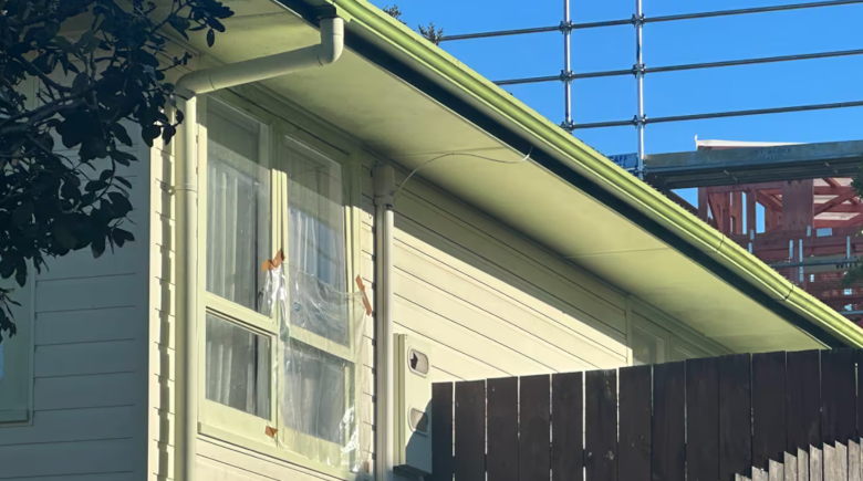 入室行窃并袭击80多岁老太 奥克兰男子面临最高14年监禁_天维新闻频道 - Skykiwi.com