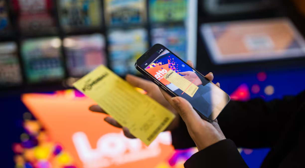 喜中百万大奖！奥克兰夫妇上演“神反转”中奖时刻_天维新闻频道 - Skykiwi.com