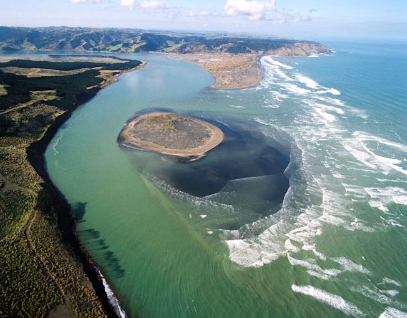 怀卡托水域发生水上事故 5岁儿童获救另一男子仍失踪_天维新闻频道 - Skykiwi.com